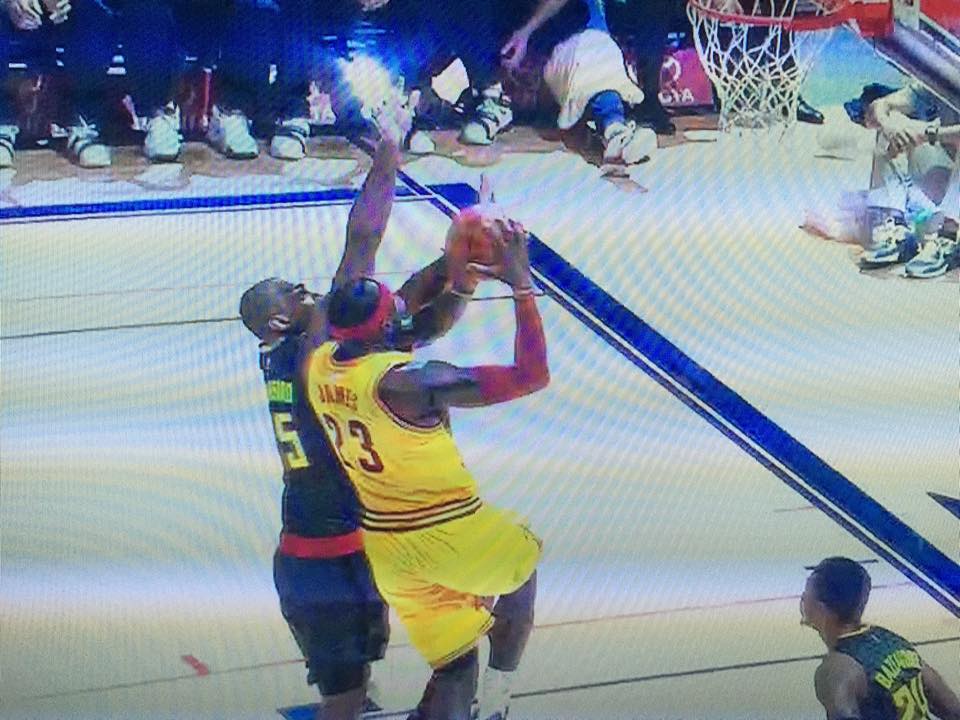 VIDEO: LeBron Finishes Through Contact On The Fast Break