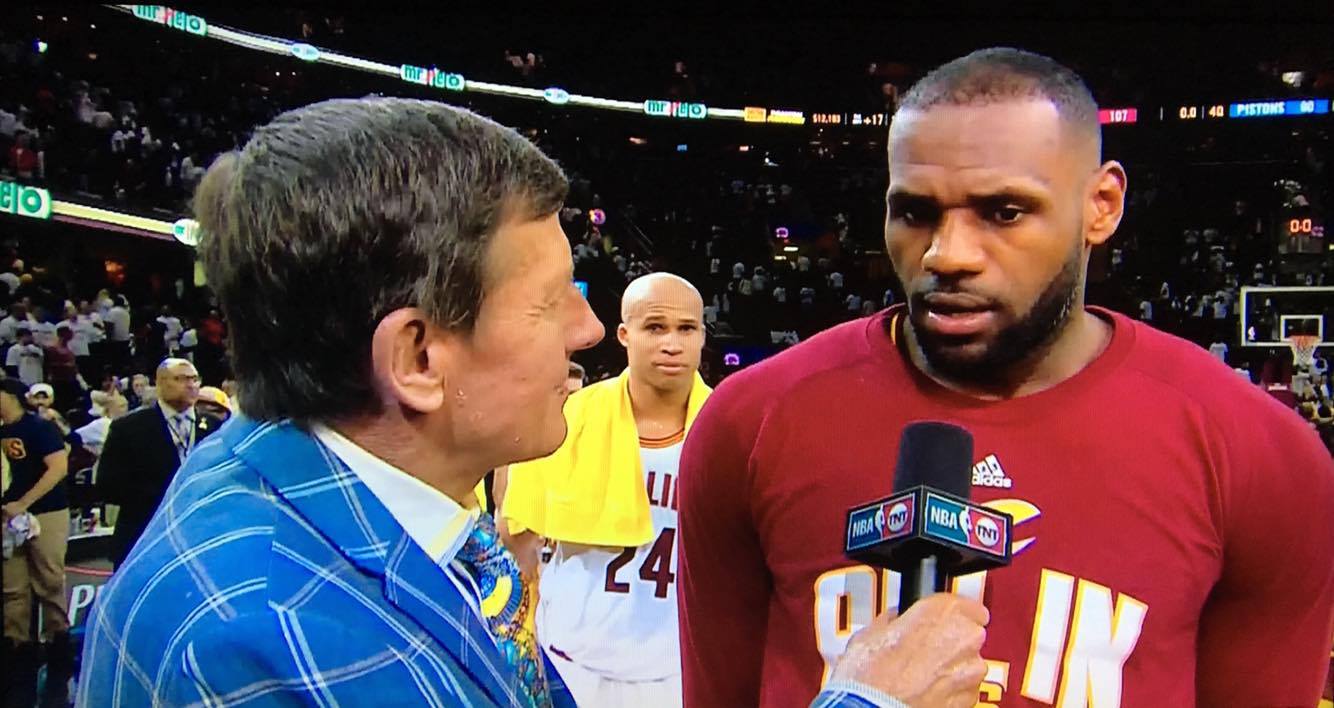 VIDEO: Richard Jefferson Has Awkward Stare With Camera While ...